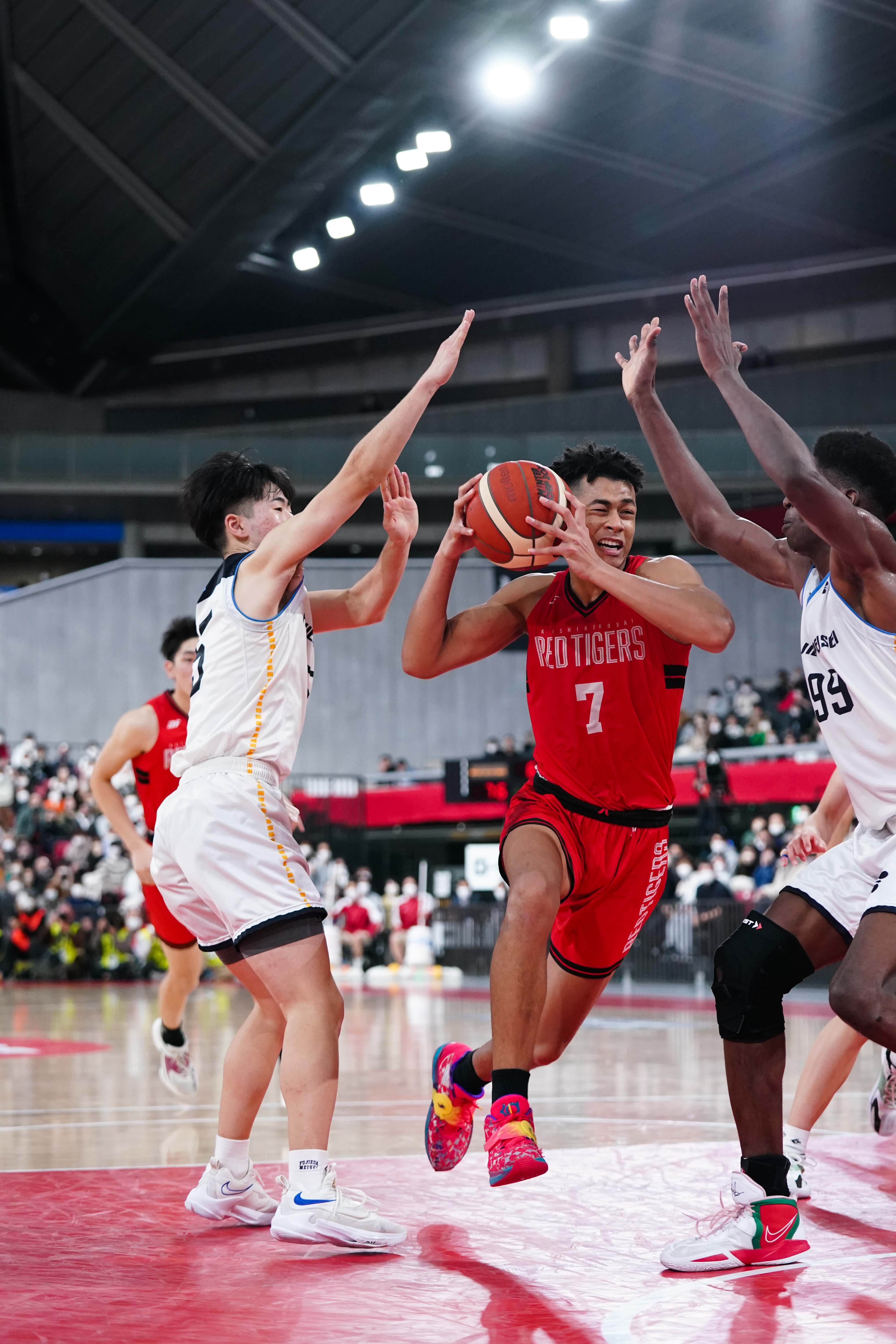 【ウインターカップ2022】開志国際の強さを支える武藤俊太朗「チームが苦しいときが自分の出番」 | 高校（U18） | 月刊バスケットボールWEB