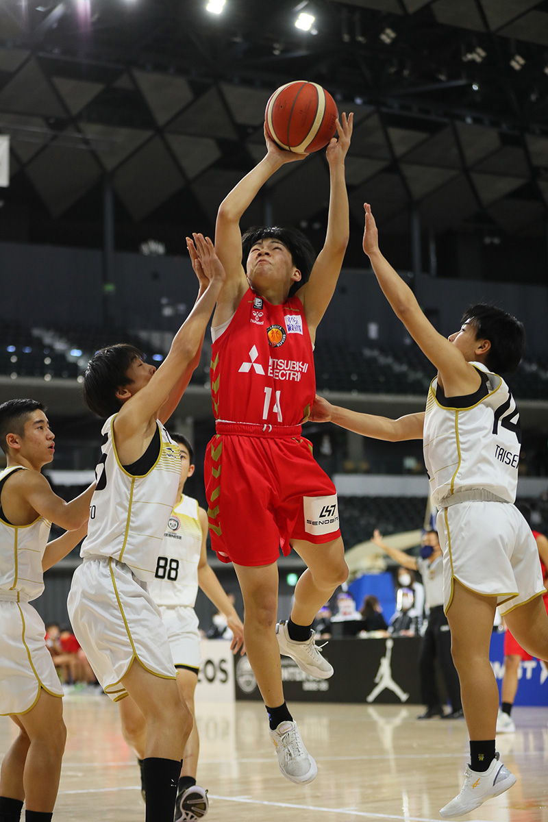 【Jr.ウインターカップ2022-23】名古屋ダイヤモンドドルフィンズ U15が3回戦進出、鹿児島レブナイズU15に快勝 | 中学(U15) | 月刊バスケットボールWEB