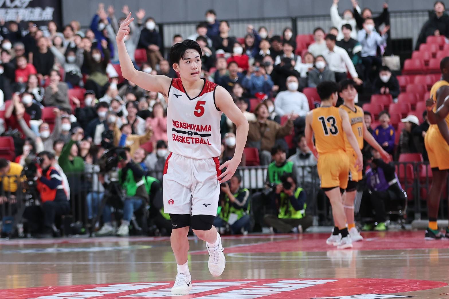 東山が劇的勝利で準決勝進出！佐藤凪の活躍で4Q残り2分に逆転[ウインターカップ]